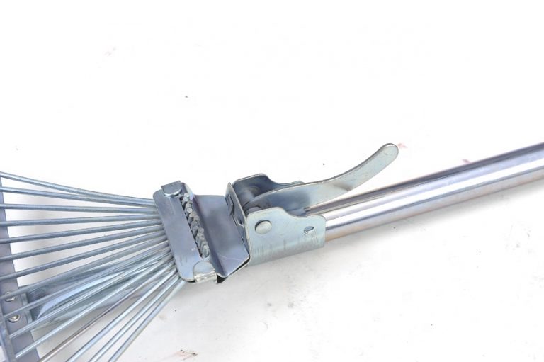 Telescopic rake folding garden rake